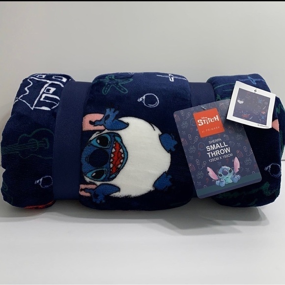 Disney | Holiday | Disney Stitch Christmas Sherpa Throw Blanket ...